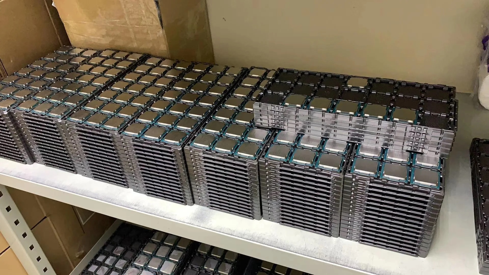 منظور از Tray در انتهای نام پردازنده چیست؟